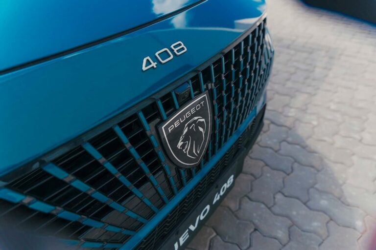 Nuevo Peugeot 408: diseño fastback, motor turbo y un enfoque premium en ...